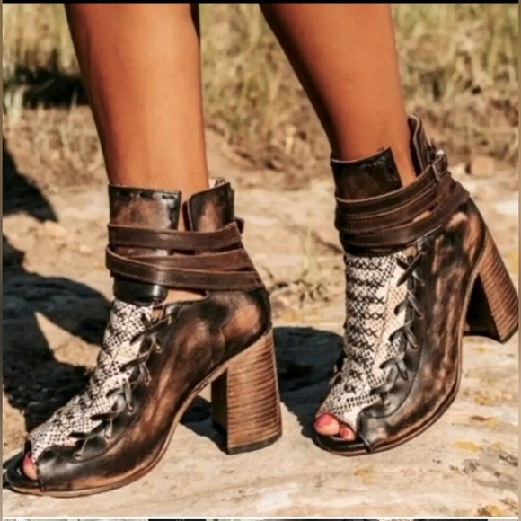 Freebird by Steven | Shoes | Freebird By Steven Eagle Booties Size 8 ...